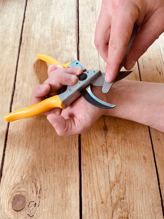 Secateurs Guide – CEuk – Outdoor Professional Products